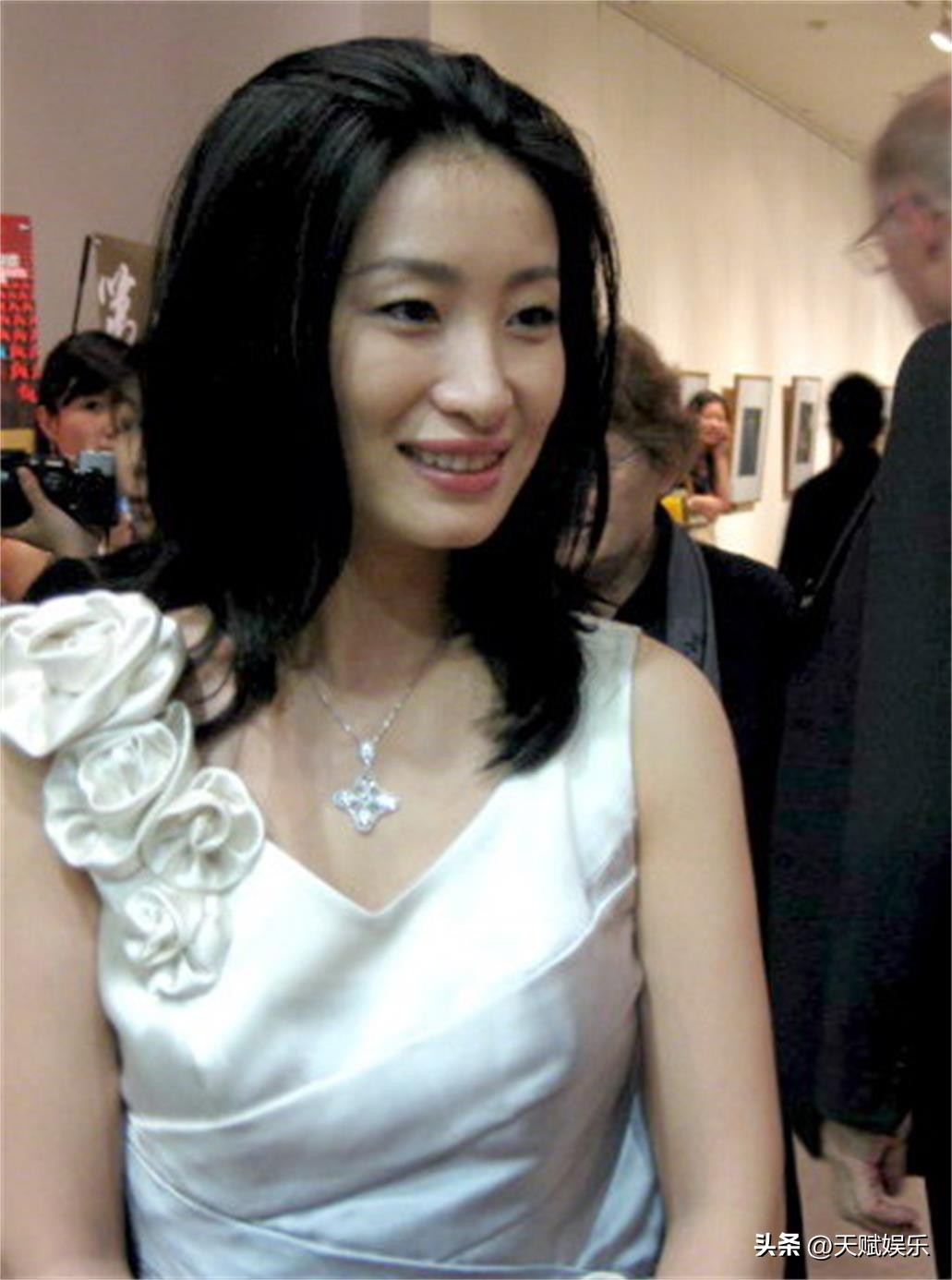 Beautiful photos of film and television actress Qin Hailu (10) - iNEWS