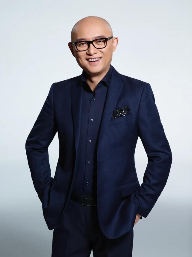 The "emotional host" Meng Fei who is full of justice, is his married ...