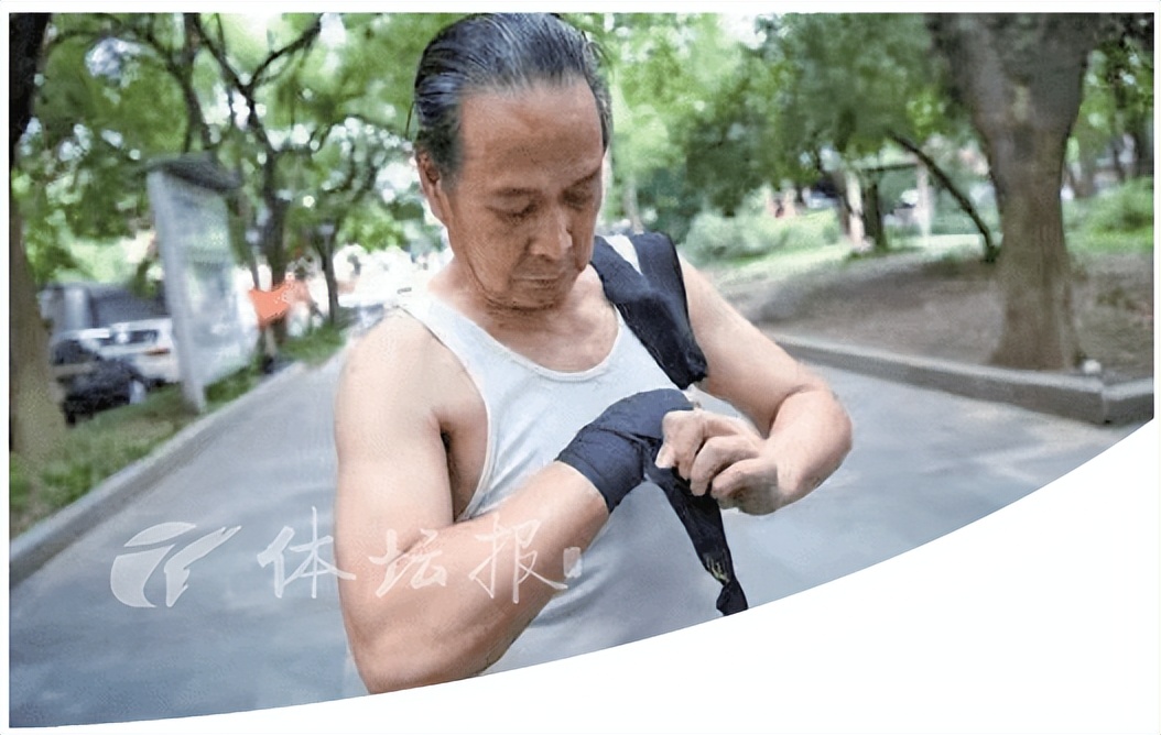 admire! Grandpa Iron Fist has been boxing for 68 years. At the age of ...