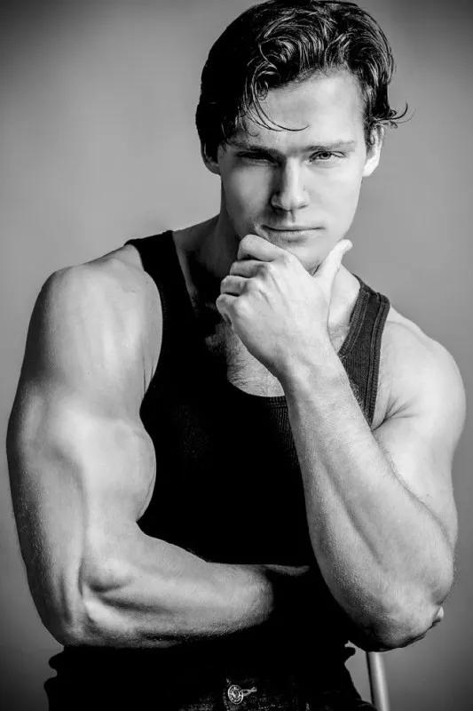 Canadian Bodybuilder Fitness Instructor Model Ben Todd - iNEWS