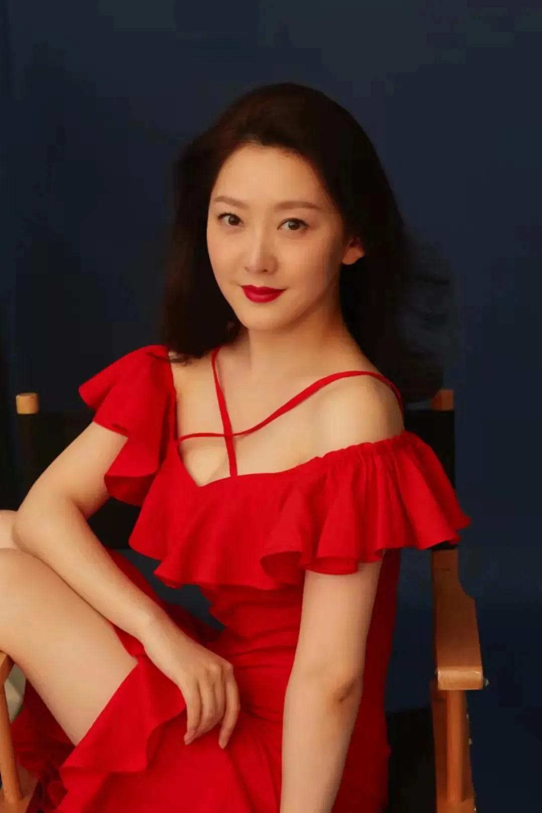 Beautiful pictures of Cao Xinyue - iNEWS