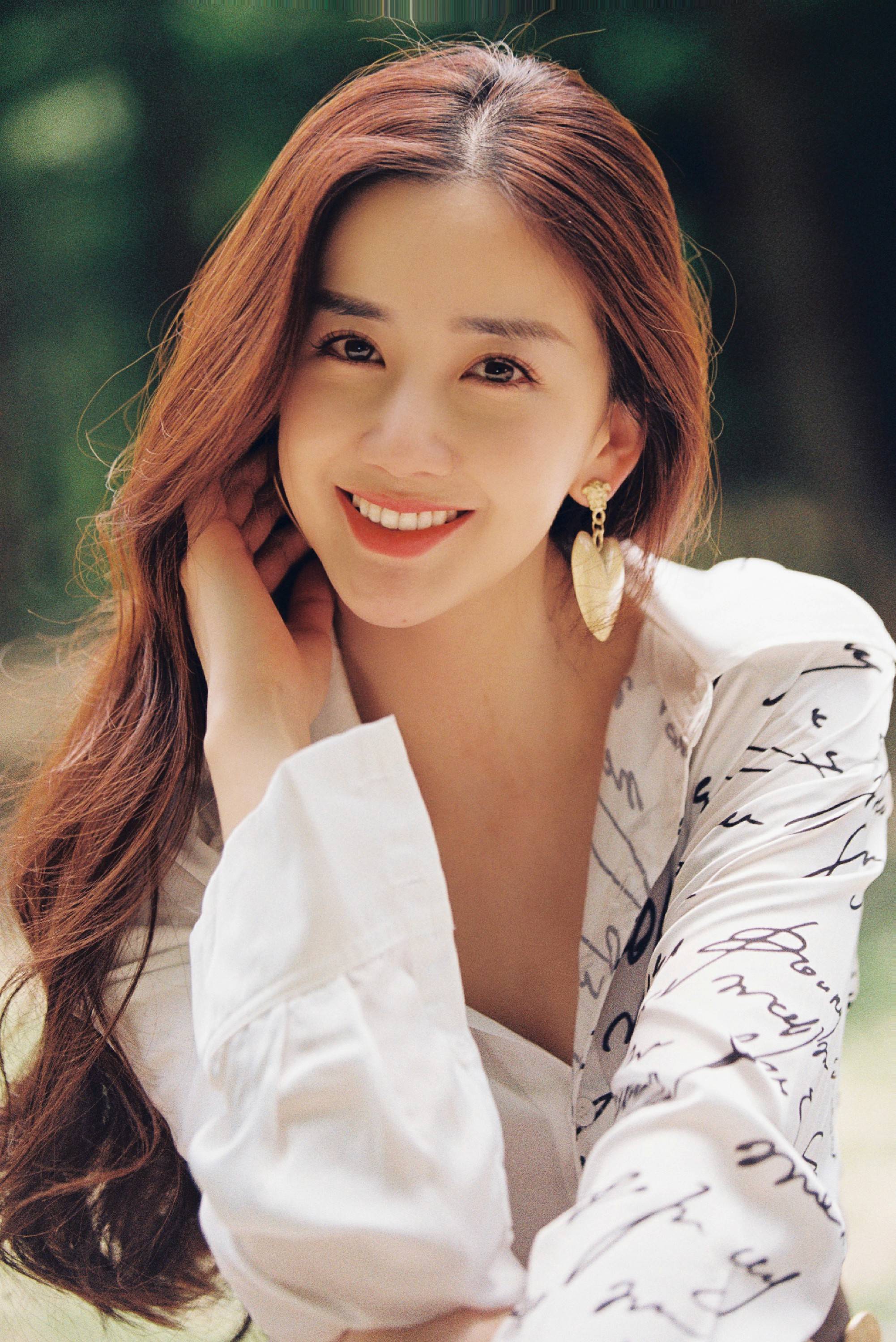 Chen Xinyu's spring outing photo was exposed, and the vitality of the ...