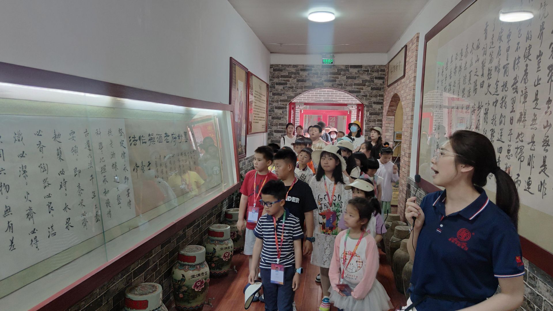 Young reporters walked into the Jimo Miaofu Old Wine Museum: understand ...