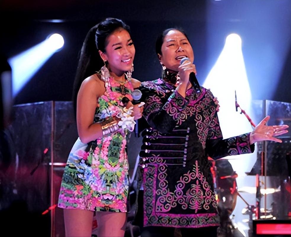 Jike Junyi: Selling miserably to show off his wealth as a mistress, the "simple" persona ...