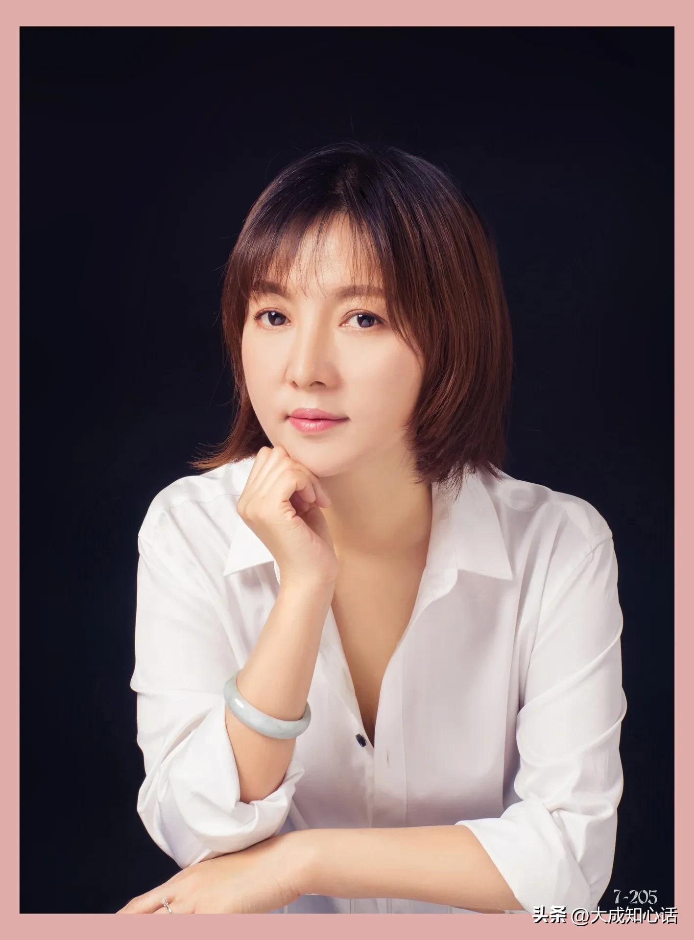 The charm of women lies in the performance of temperament - iMedia