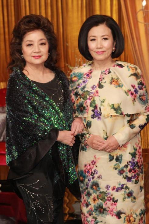 The 75-year-old Wang Mingquan is in the same frame as the 74-year-old ...