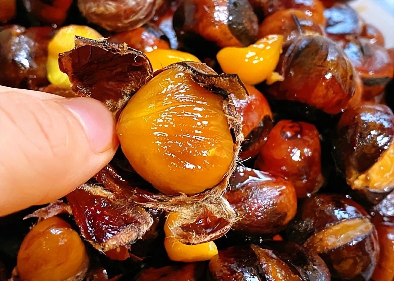 How to make sugar-fried chestnuts?Make a big pot at a time, delicious ...
