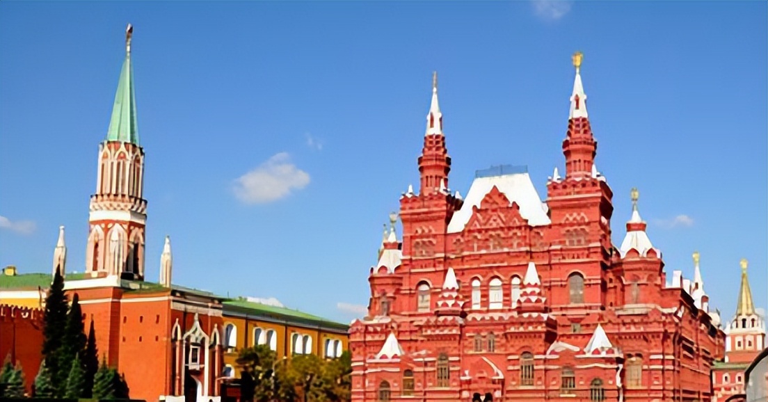 In the Kremlin with a long history, what is the composition of the main ...