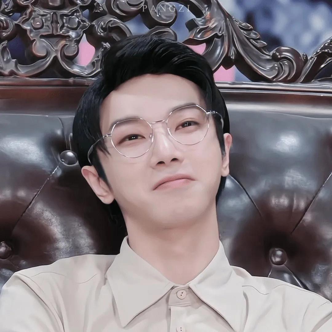 Hua Chenyu proclaimed himself the "eternal god" in the Chinese music ...