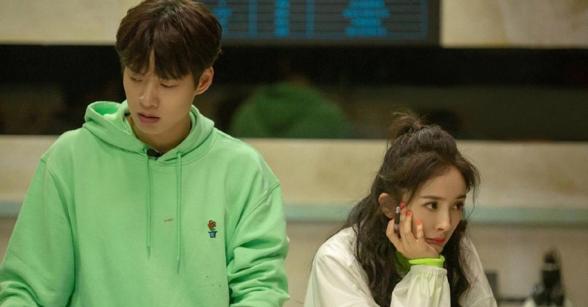 43-year-old Qin Lan officially announced her love affair, admitting that she is in love with Wei ...