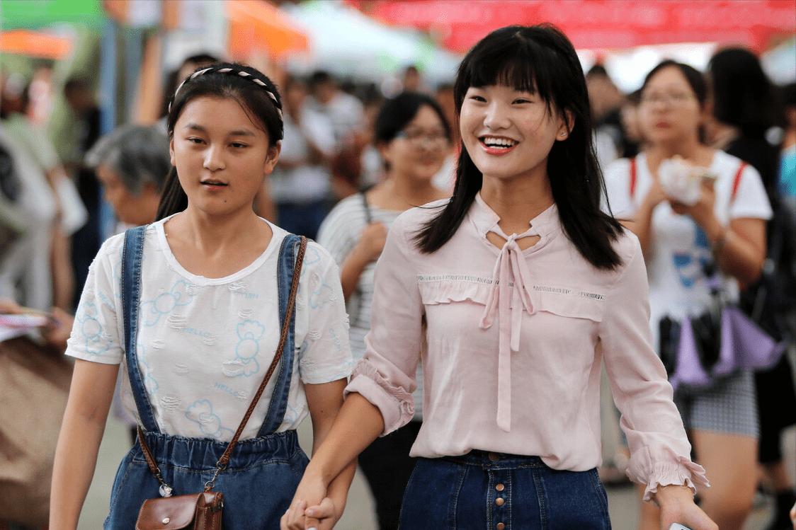 The "decent job" in the eyes of parents is actually exquisite and poor ...