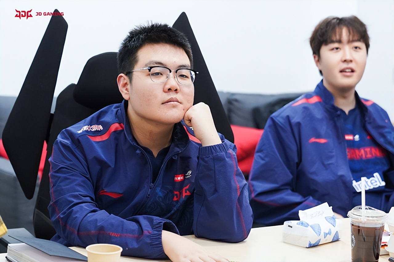 JDG promoted to the second team of the global team! Against OMG, isn't ...