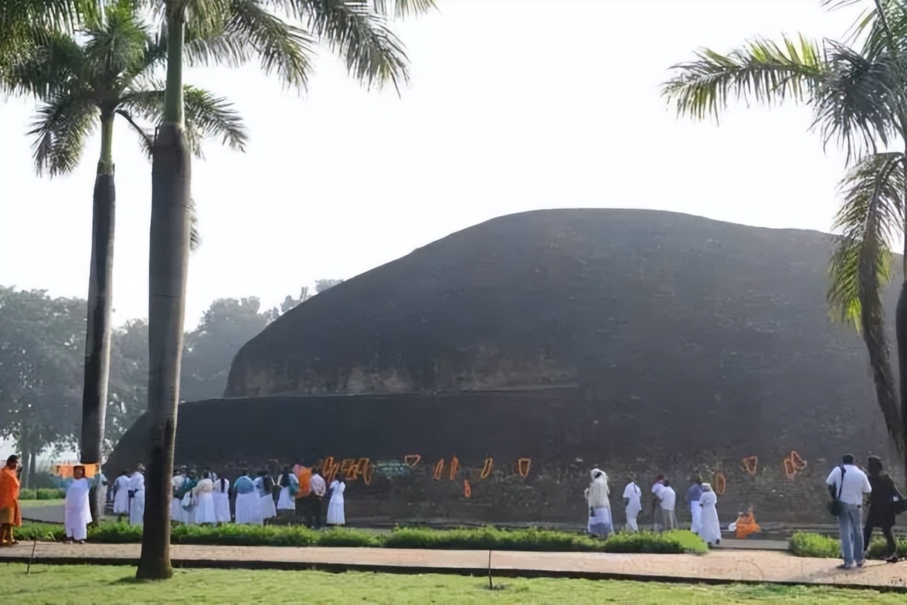 When we came to the Buddha's Davi in India, we come from different ...