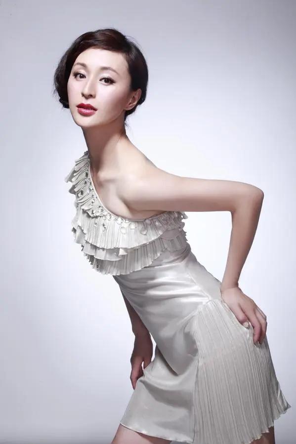 Mingyang Entertainment—Beauty Star-Yang Yuting - iMedia
