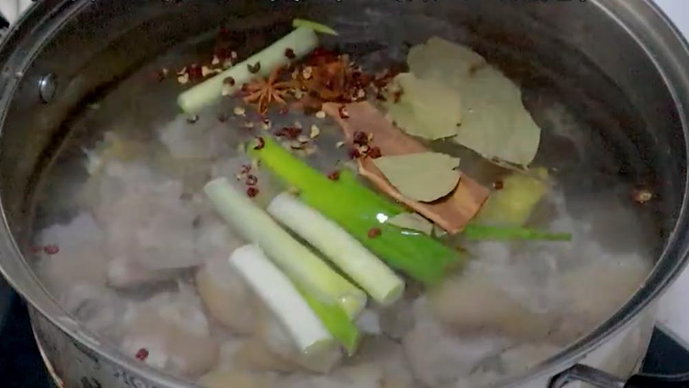 The home-made practice of pickled hoof flowers in summer food - iNEWS