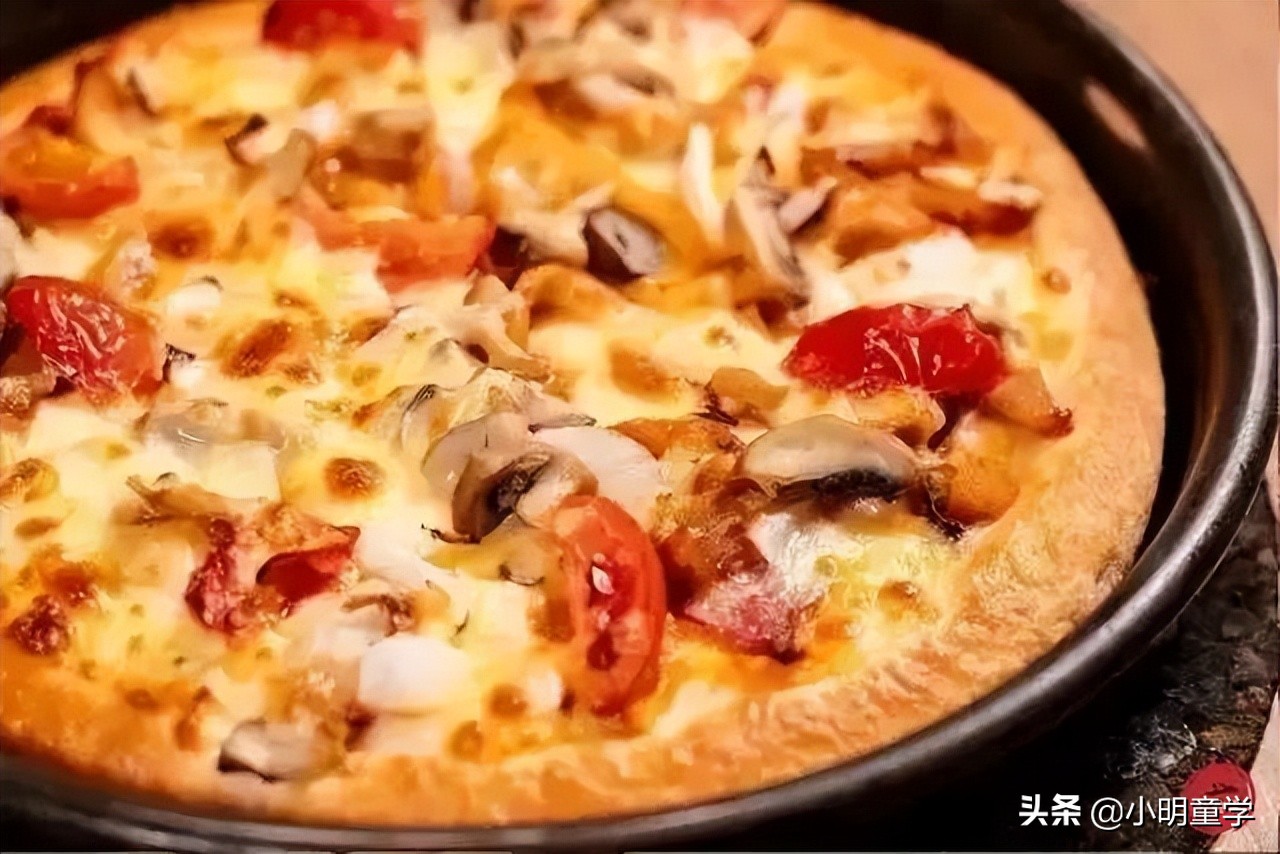 Durian Bobo Pizza, Curry Chicken Pizza, Beef Filet Mignon Pizza Classic ...