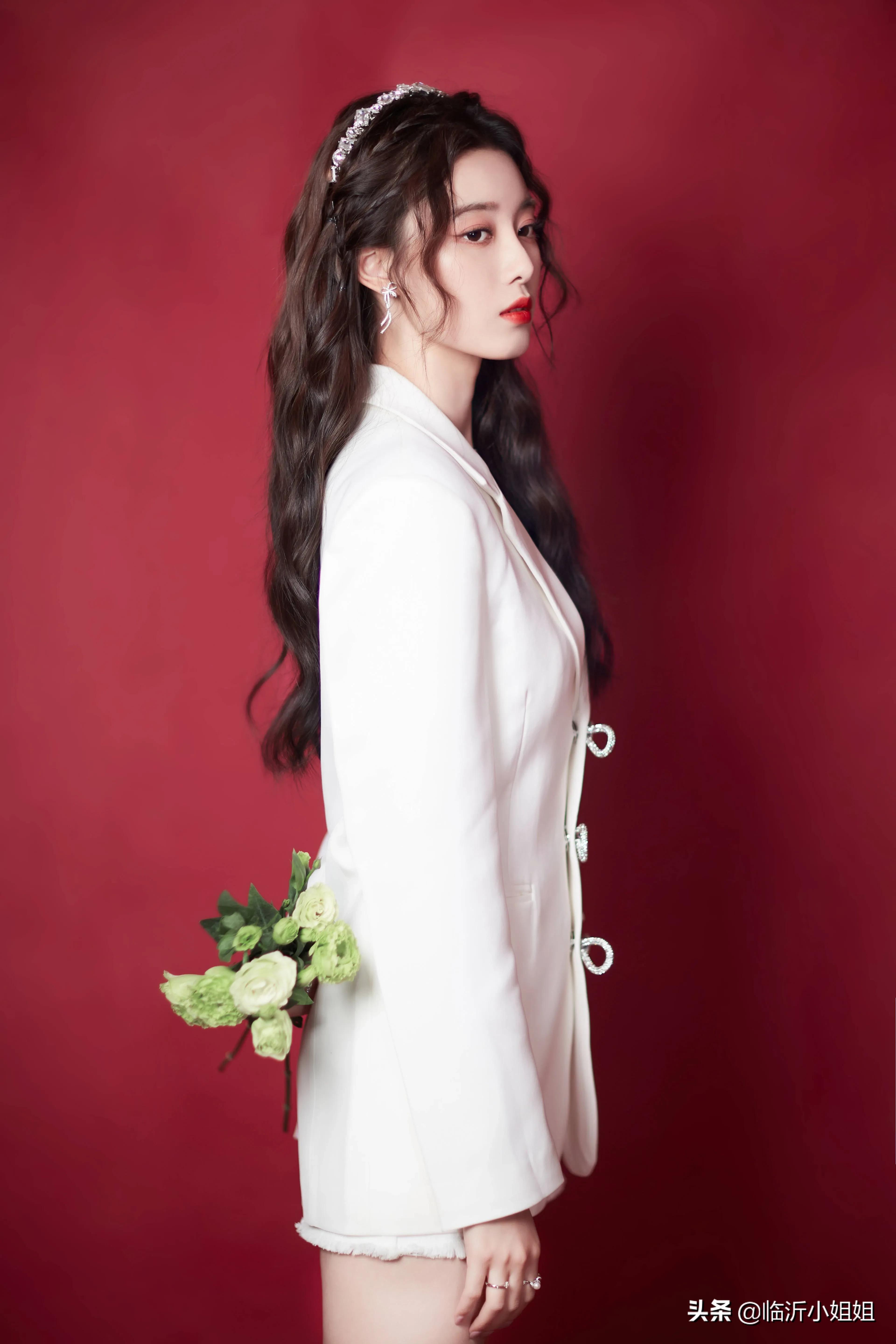 Xu Yiyang, a pure and sweet beautiful girl, she debuted as a singer ...