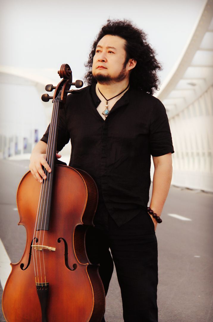 The famous singer Meng Wenhao released a new song "The First Step in ...