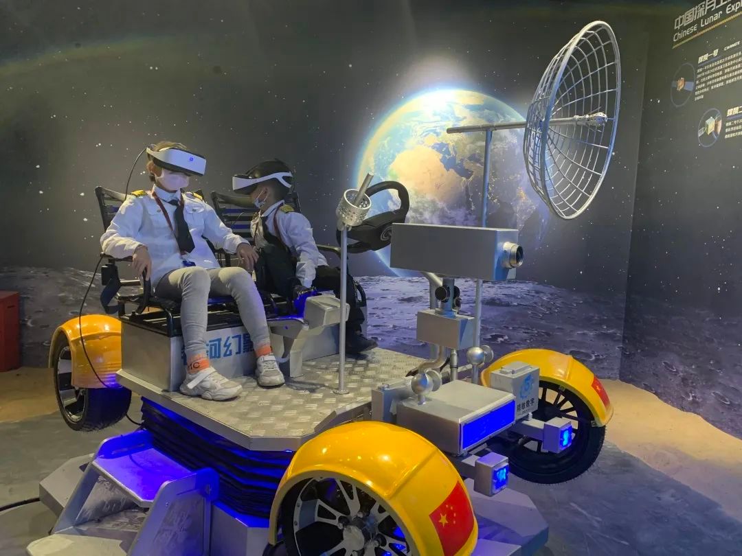 VR lunar rover VR landing on the moon will take you to learn more about ...