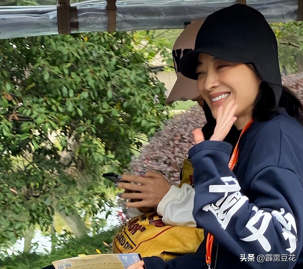 47-year-old Mei Ting had dinner with her husband without makeup, her ...