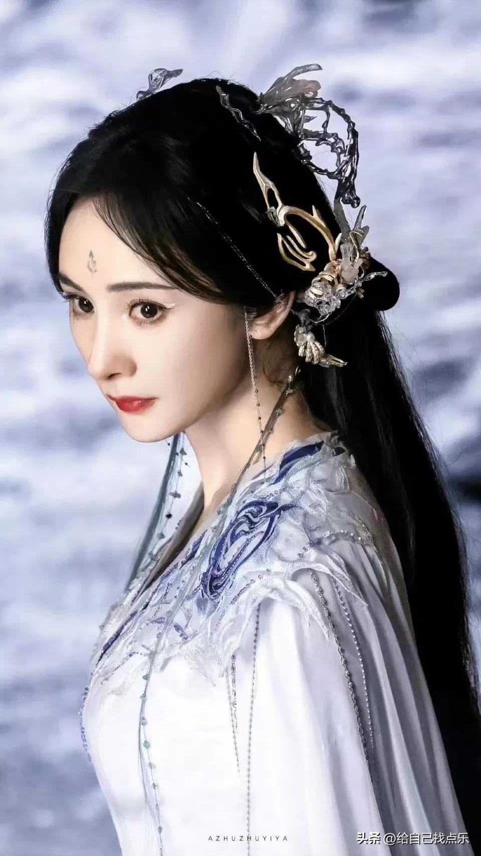 The peak value of the face, looking forward to the appearance - Yang Mi ...