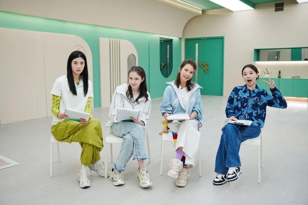 Split "Sister 4": Either die laughing or mad - iNEWS