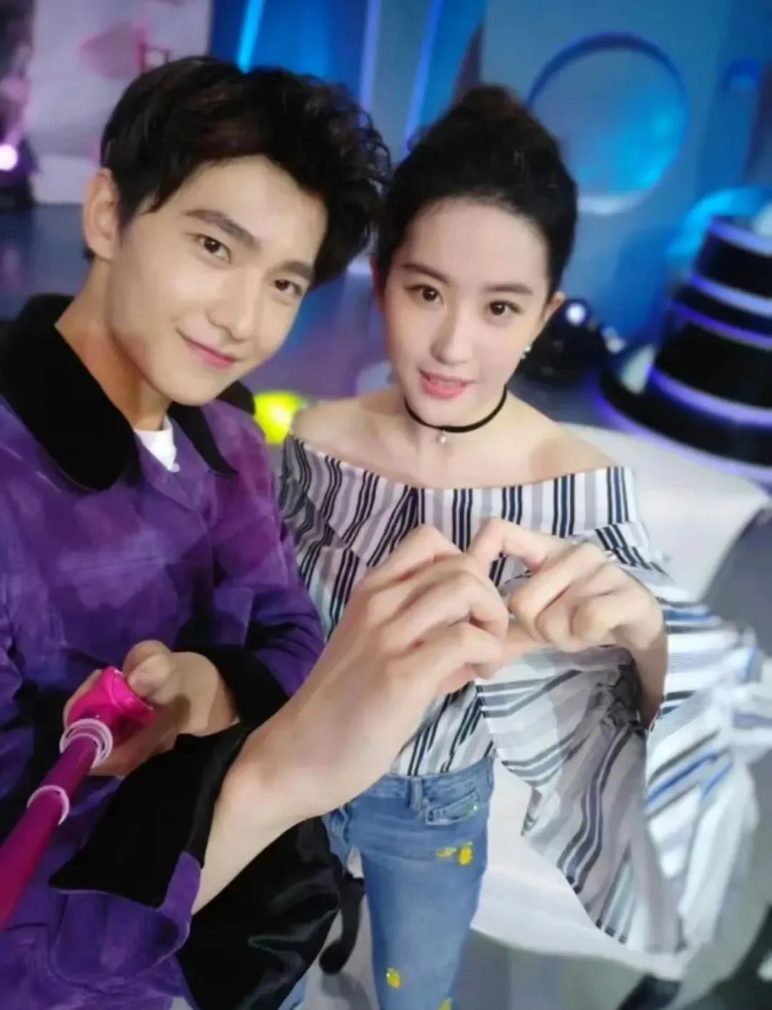 Little Gossip, Yang Mi Hawick Lau Li Xiaofeng, Liu Yifei, Guan Xiaotong ...