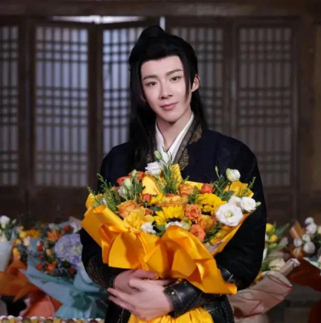 Liu Yuning admits to divorce and publicly apologizes to his ex-wife - iMedia