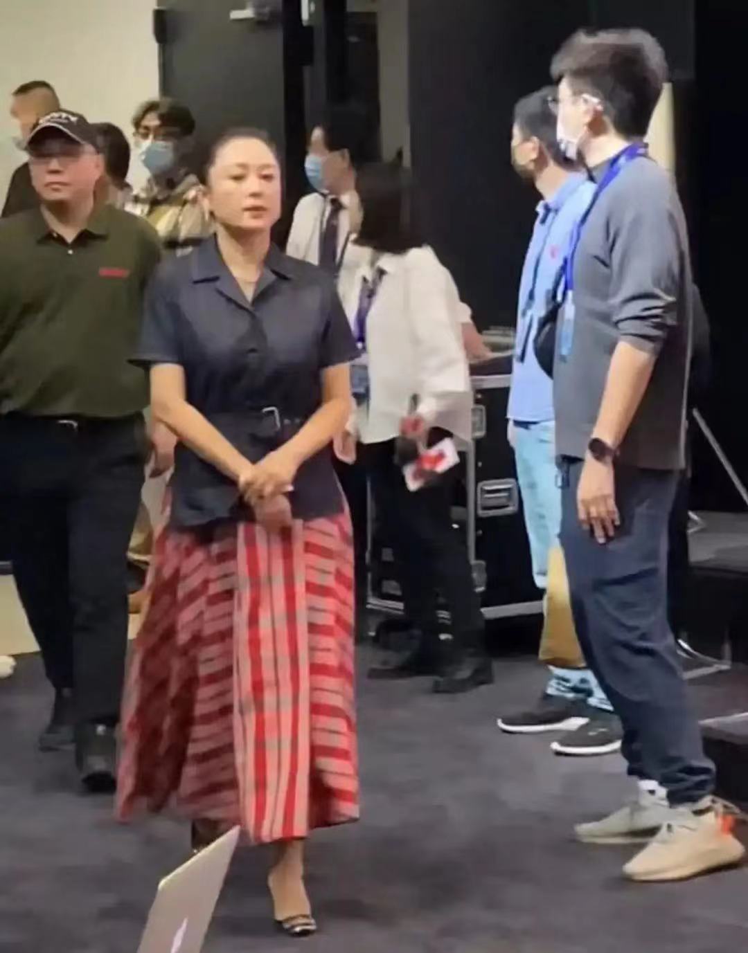 Chen Kaige takes Chen Hong to the director's party!Chen Hong Suyan is ...