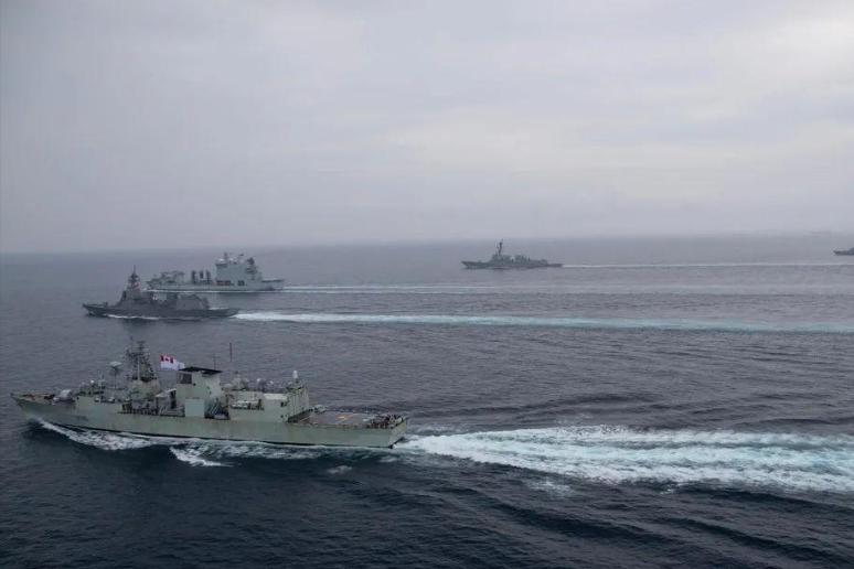 The 052C four-ship formation forcibly entered the US and Japanese ...