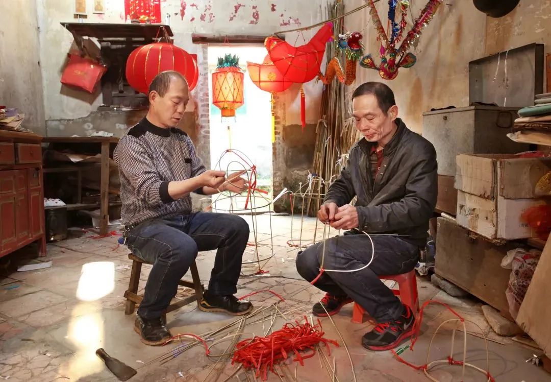 Fire fire! Children's play in southern Fujian, puppet shows, paper ...