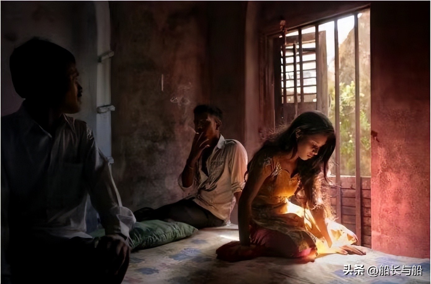 Why can Xiang Tenghui in "In the Octagonal Cage" resist lifting the ...