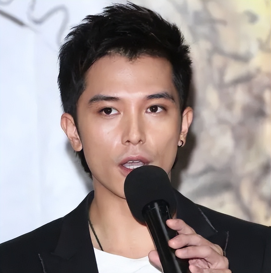 The prodigal son Qiu Ze in love: Letting down Rainie Yang and ...