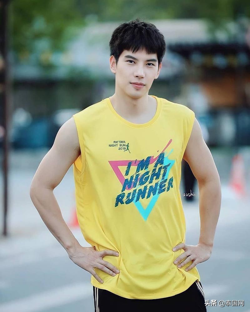 Thai star Max breaks up with Mook - iNEWS