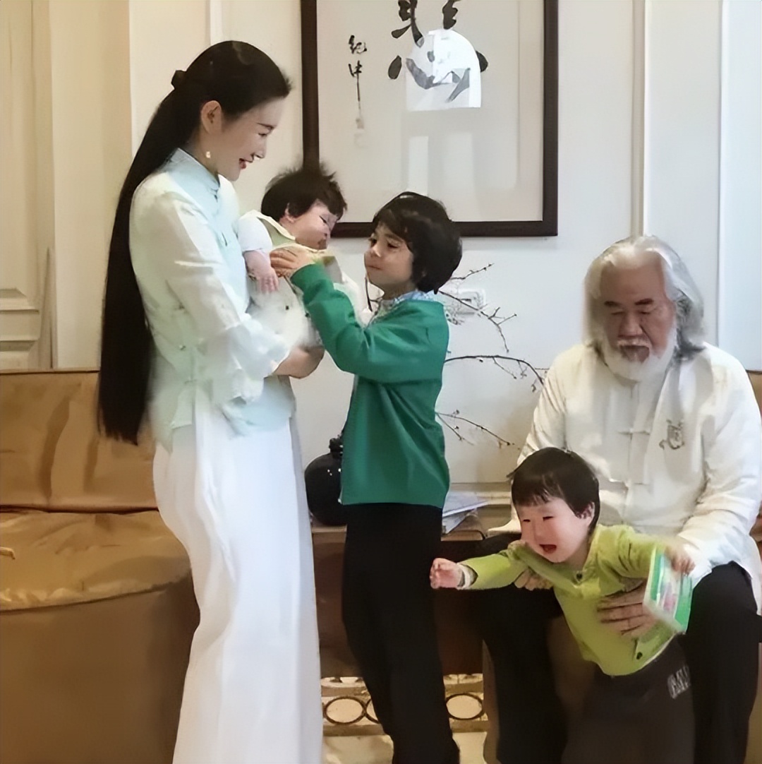 Zhang Jizhong's wife Du Xinglin celebrated her daughter's birthday, the ...