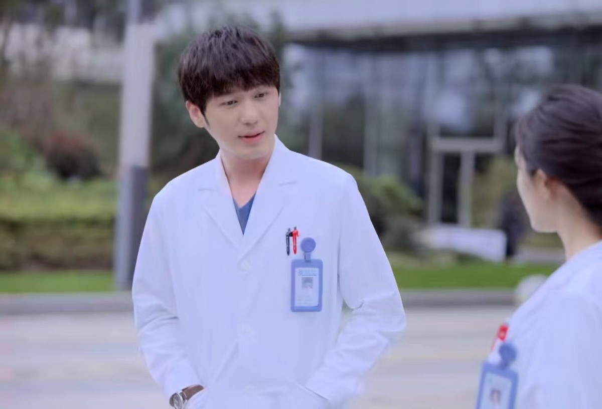 3 young people light up "Thank You Doctor", the average age is 28 years ...