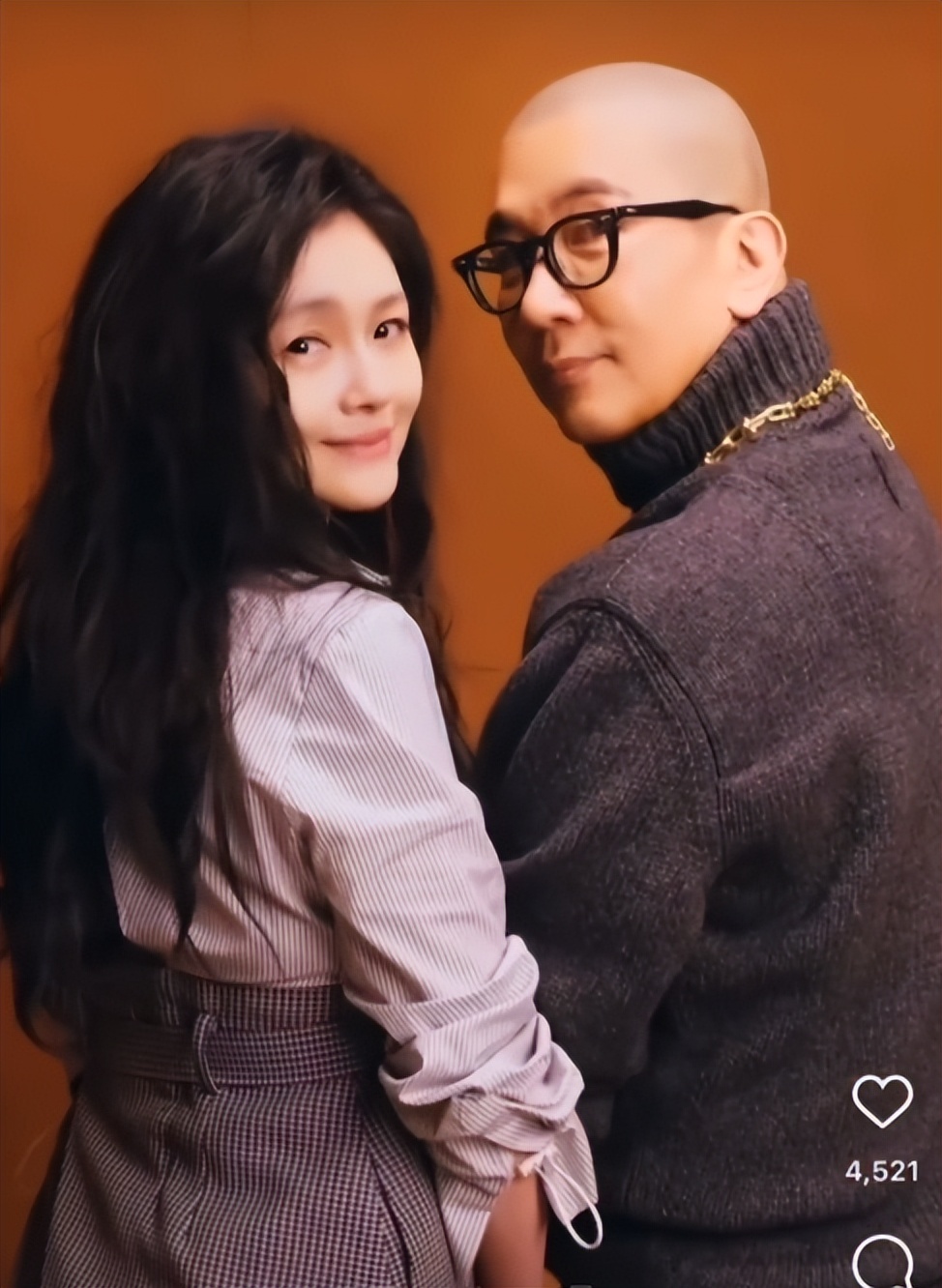 Big S secretly measured the length of her husband's feet to help him ...