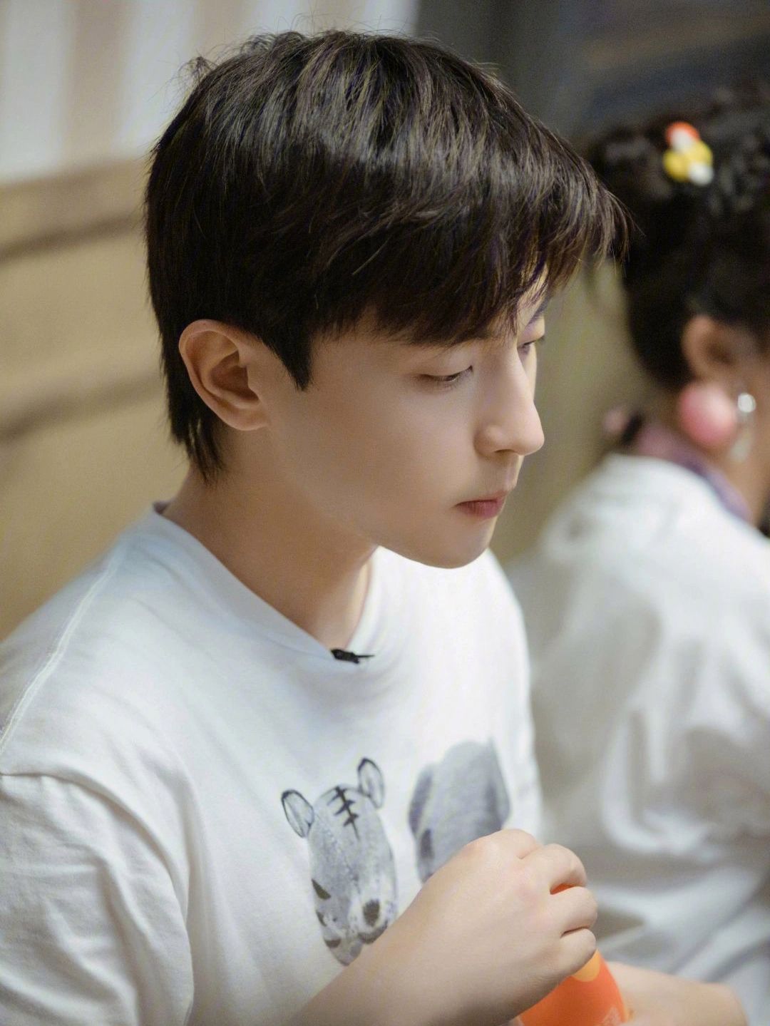 At the age of 30, Deng Lun's image changed drastically. He opened a ...
