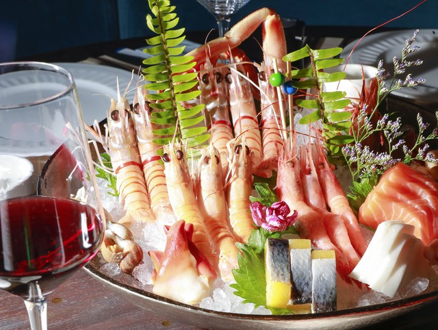 A gluttonous feast of delicious food - iNEWS