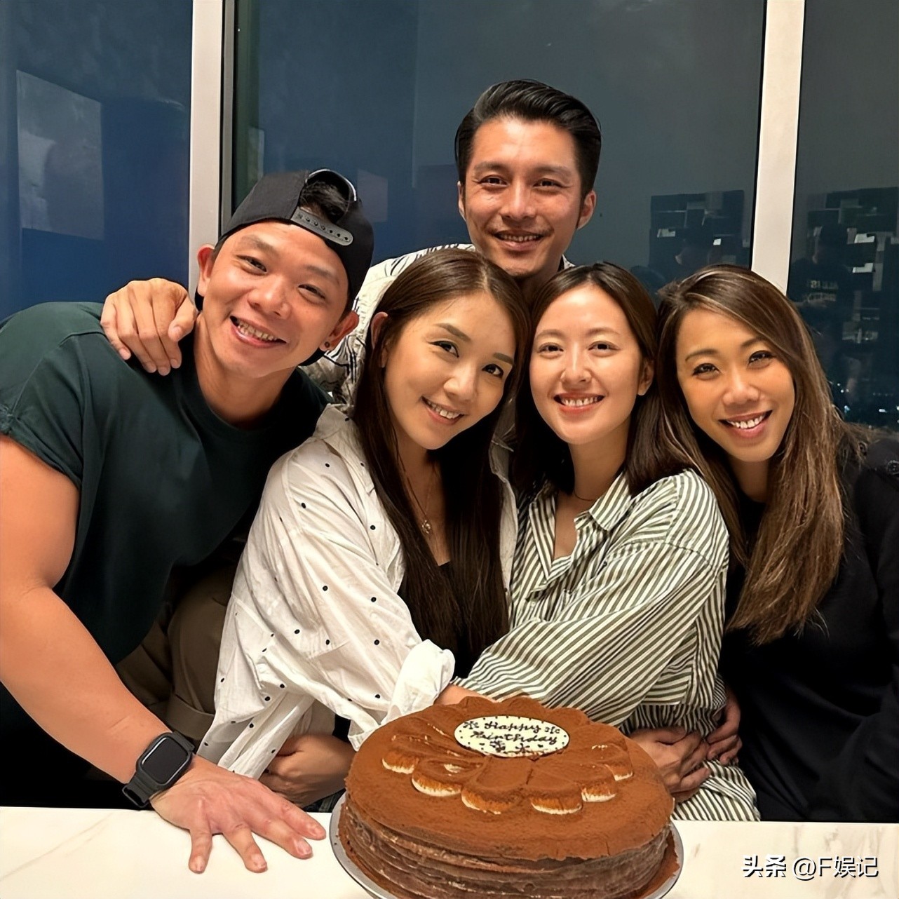 Lin Zishan and Ma Guoming gathered to celebrate Huang Jiale's birthday Tang Luowen joined her ...