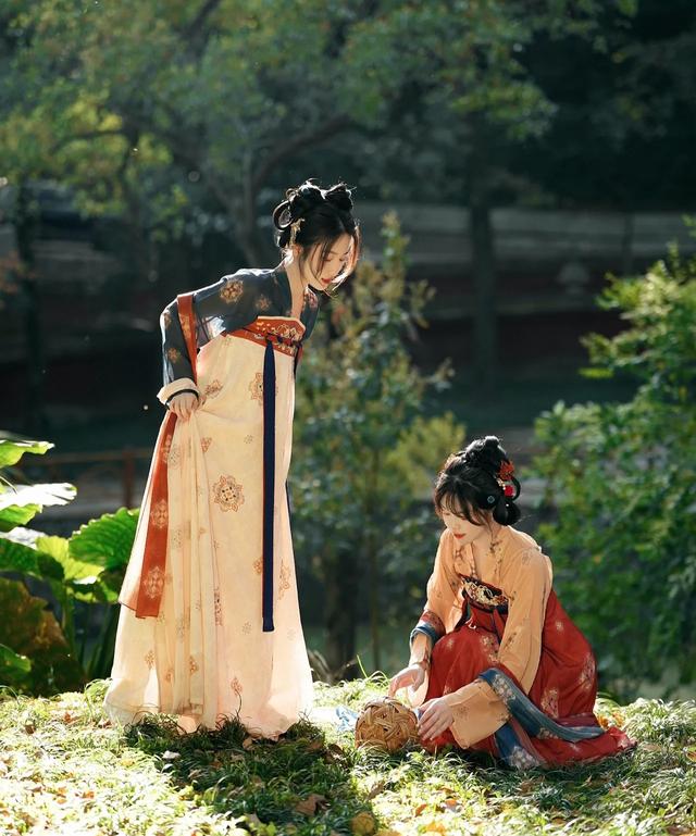 The bright and everyday "Tang Style Hanfu" is very beautiful for spring ...