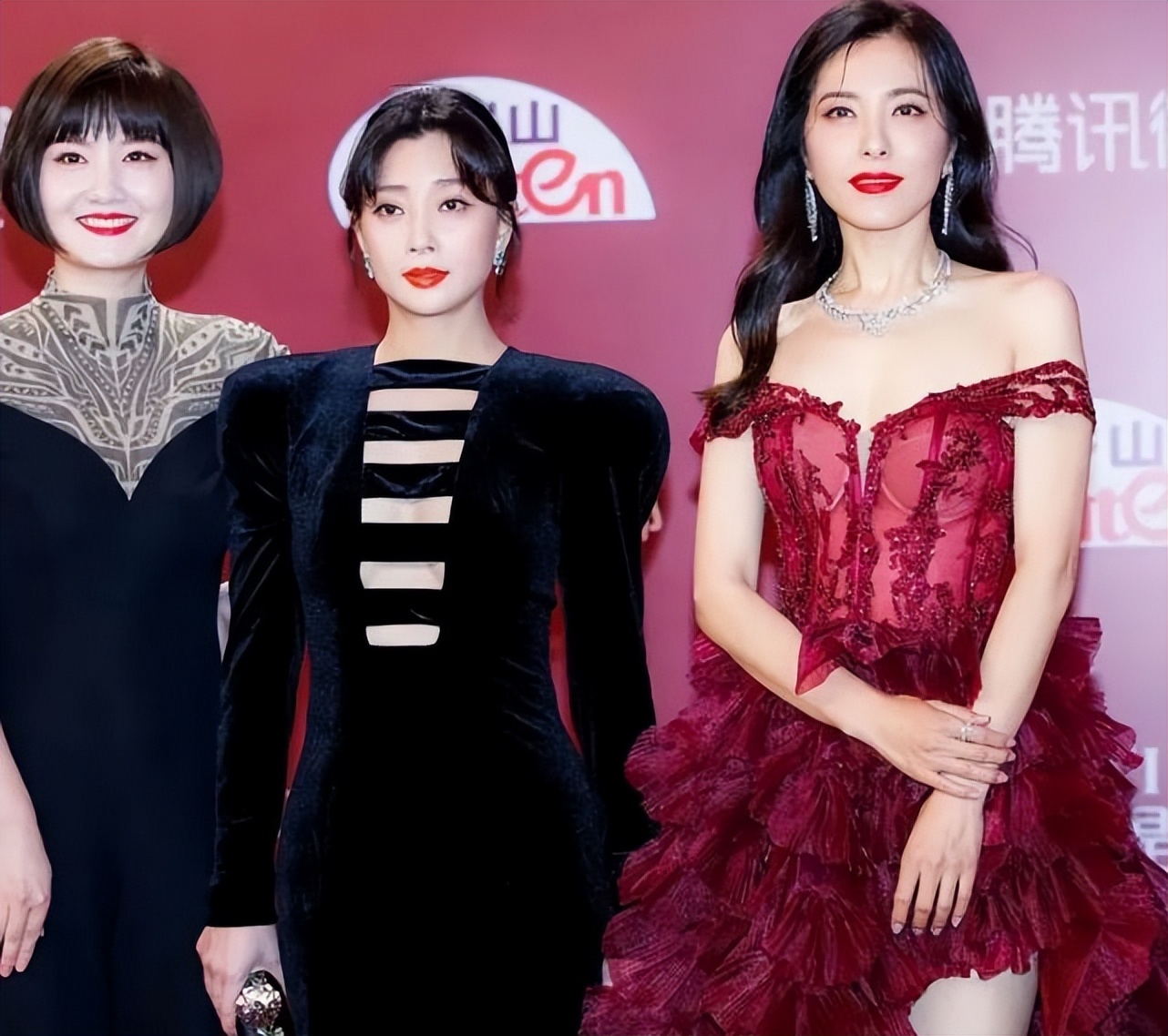 Yin Tao and the beautiful Zeng Li are in the same frame, wearing a black dress with a sassy ...