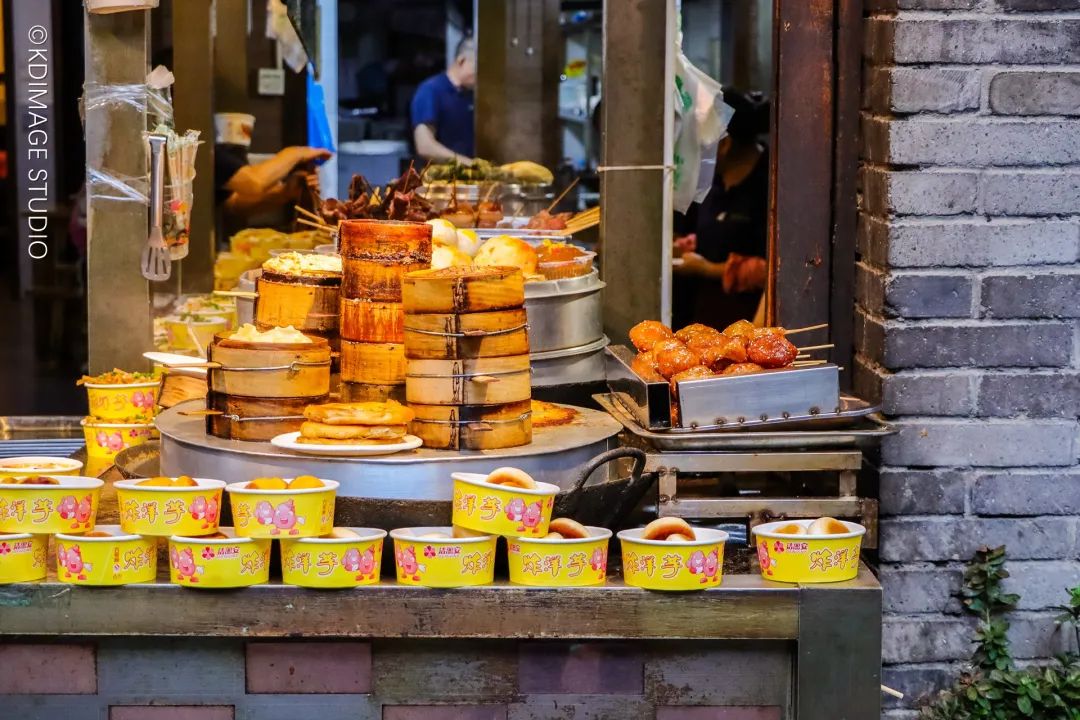 Chengdu Food and Snack Raiders: Delicious and cheap locals are good - iNEWS