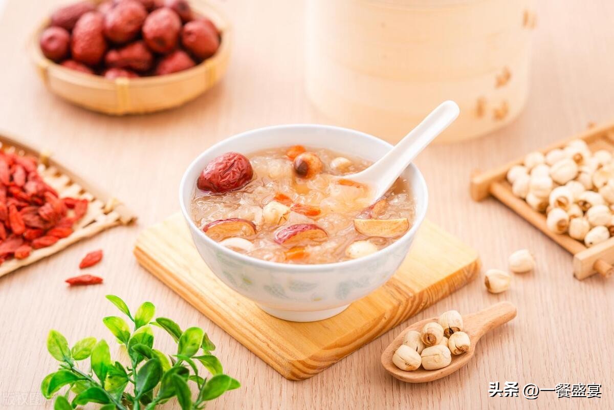 The correct way to make Lily and Tremella Soup, allowing you to easily ...