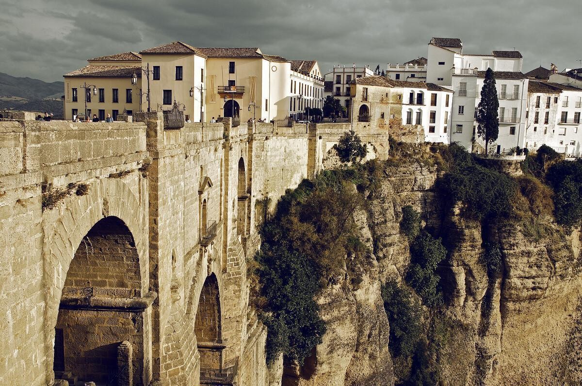 The Alhambra in Moorish Spain: Where Architecture and Politics Meet ...