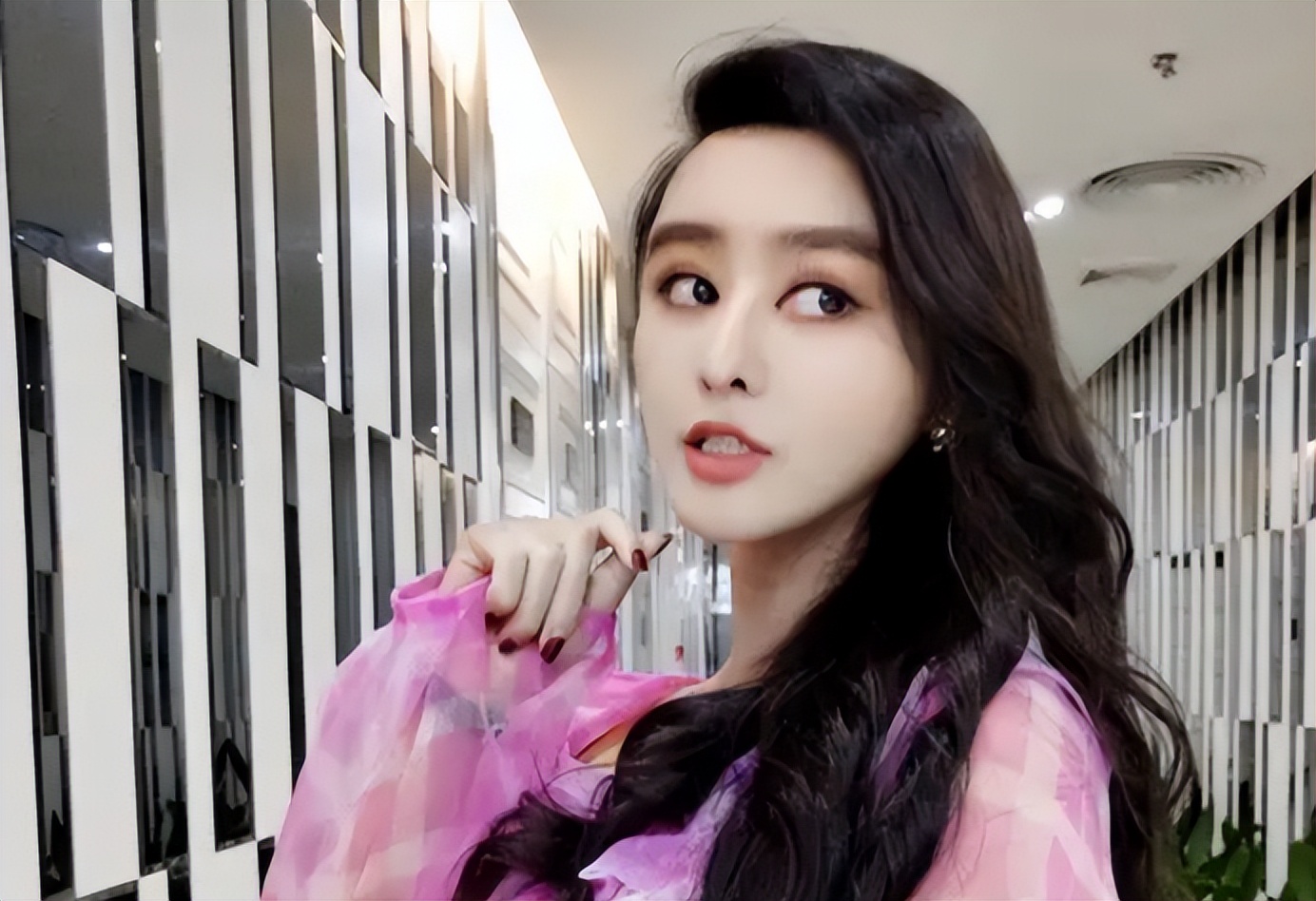 internet celebrity He Chengxi: After spending 8 million to undergo plastic surgery to look like ...