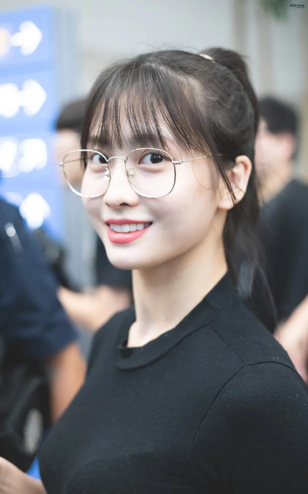 Daily photos of Hirai Momo in the kpop girl group TWICE - iNEWS