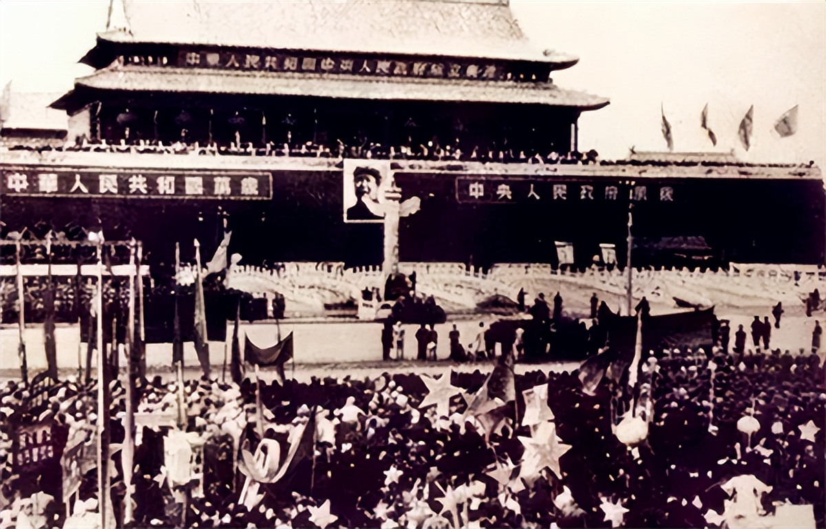 In the Battle of Xifu, Peng Dehuai slapped the table and denounced Wang ...