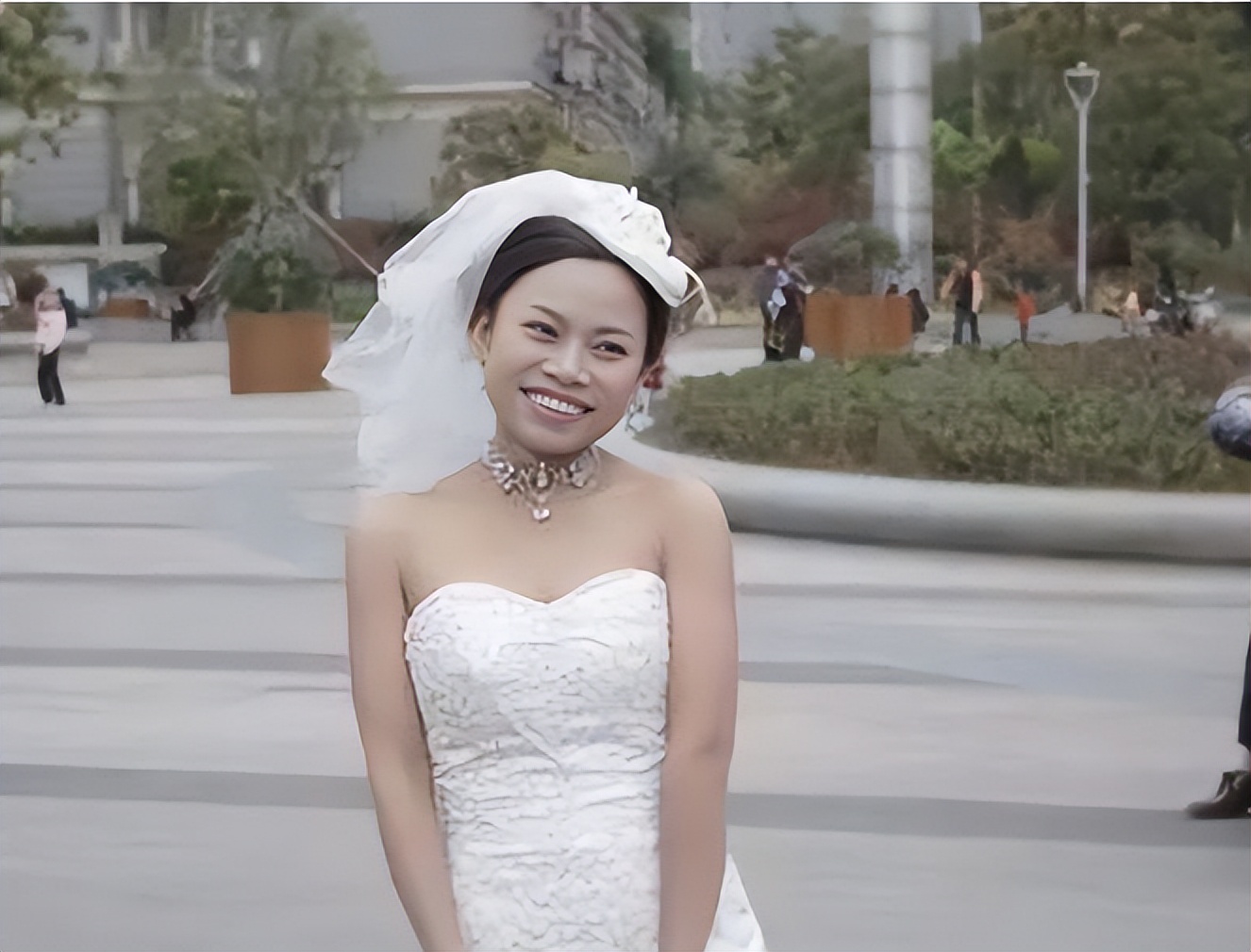 Facts have proved that Sister Feng, who settled in the United States at ...
