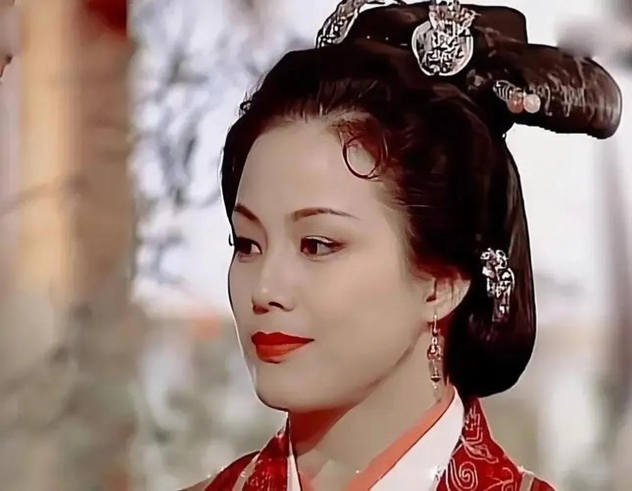 Li Guiying: She is the most beautiful Hong Lingbo, and also the baby ...